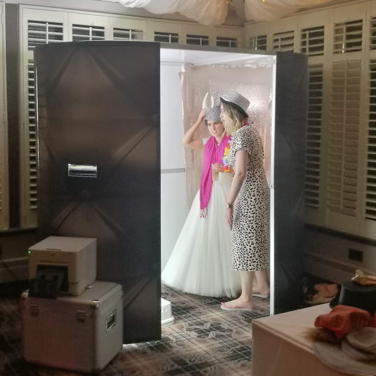 Oval Photo Booth - Foxy Photo Booth